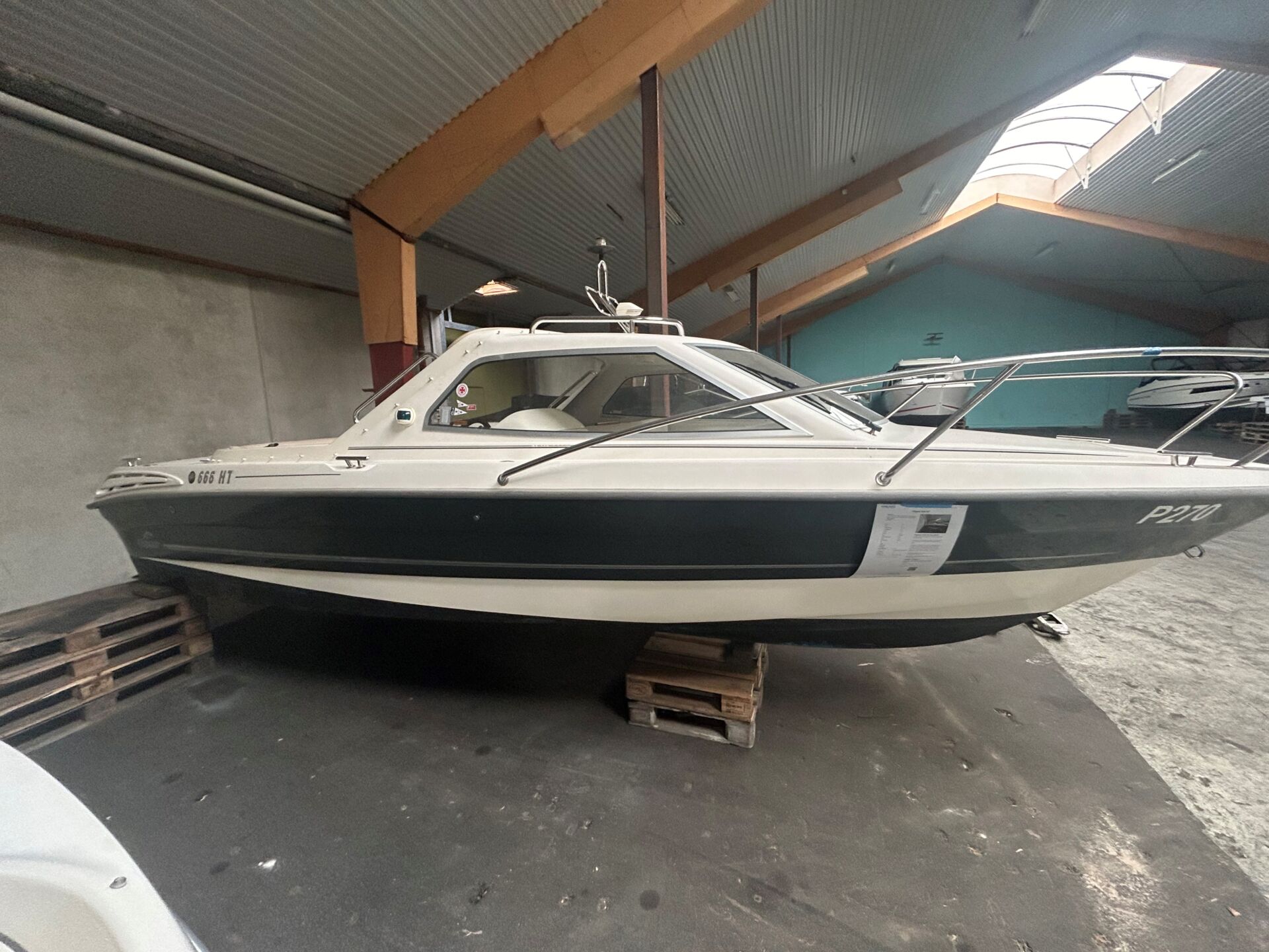 Flipper 666 HT - klassisk hardtopbåd til dagssejlads og weekendture